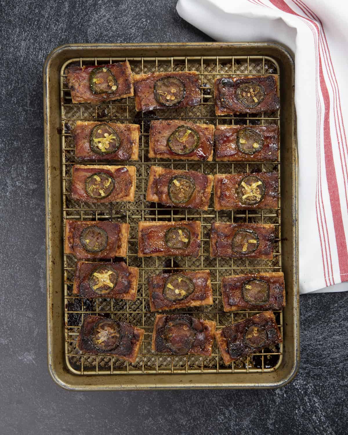 Candied bacon crackers recipe