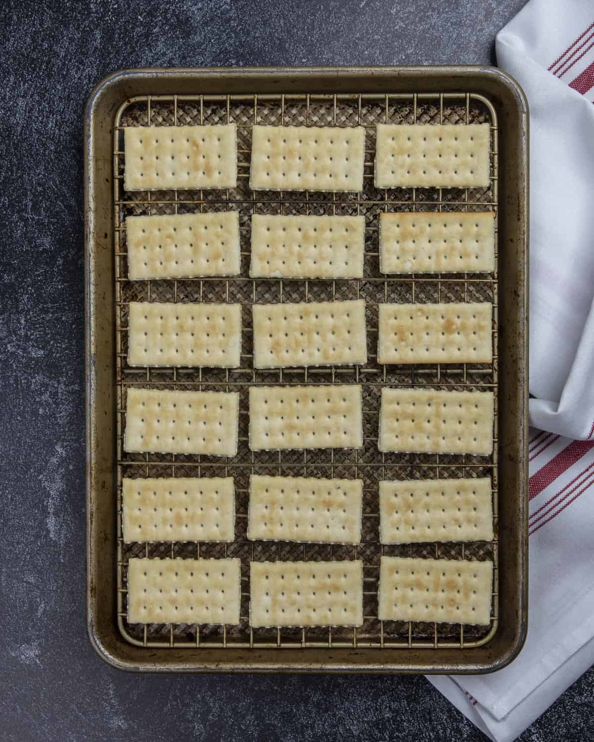 Candied bacon crackers recipe