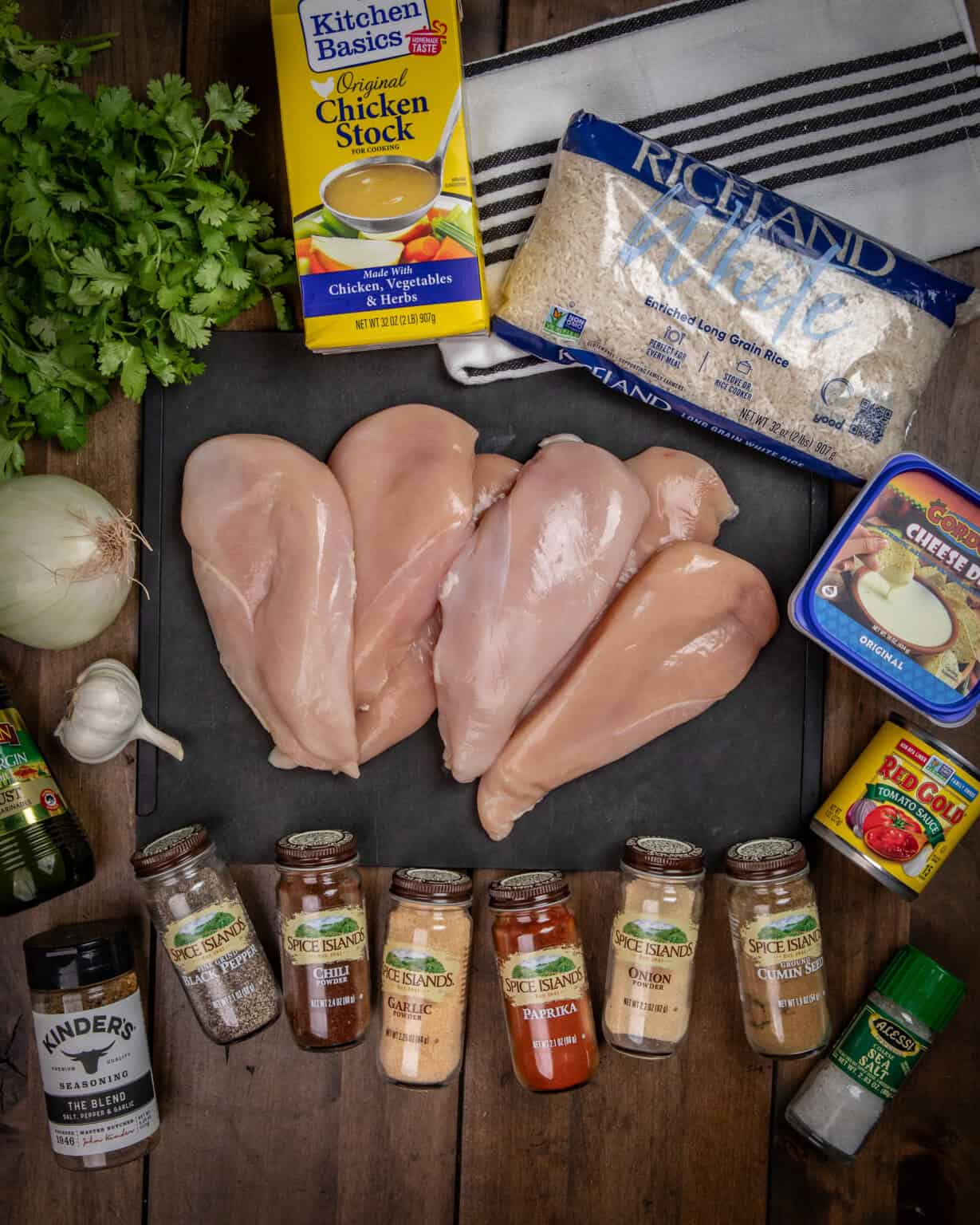 Arroz con pollo (Cheesy chicken and rice)